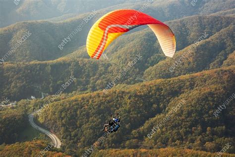 한국인 익스트림스포츠 패러글라이딩 패러슈팅 비행 비행 움직이는활동 취미 레저활동 레저활동 활동 여가 주제 도전 컨셉 모험 익스트림스포츠
