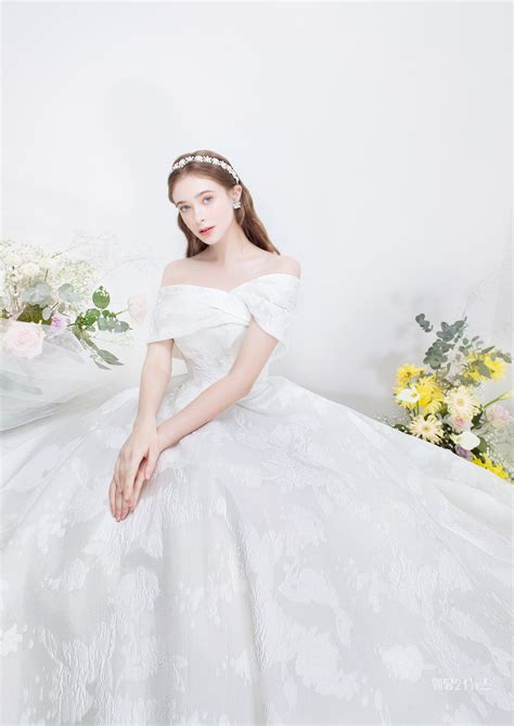 ① 발레리아스포사 2023 Ss 웨딩드레스 컬렉션 선보여