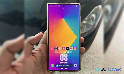 One Ui 8 Beta Causes Strange Lock Screen Clock And Widget Overlapping Issues On Galaxy S25