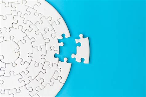 누락 된 조각 직소 퍼즐 퍼즐 조각누락 퍼즐 조각과 비즈니스 개념을 누락 최종 작업을 완료합니다 조각그림 맞추기에 대한 스톡 사진 및 기타 이미지 Istock