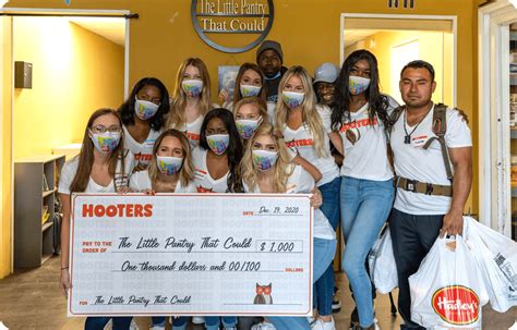 Become A Hooters Girl