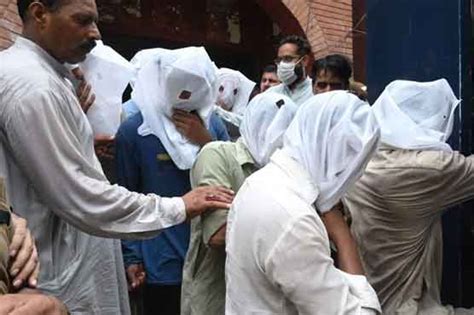 Minar E Pakistan Incident Men Identified Detained Crime Dunya News