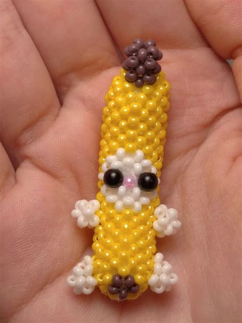 Котик в костюме банана в 2023 г Бисер Бисероплетение Амигуруми