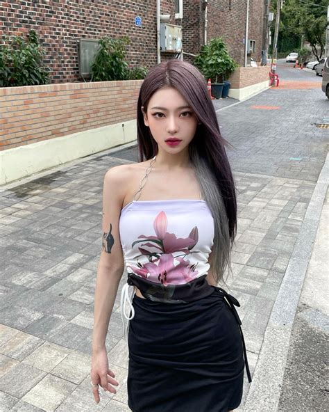 Pretty Eyes And Lips Sexy