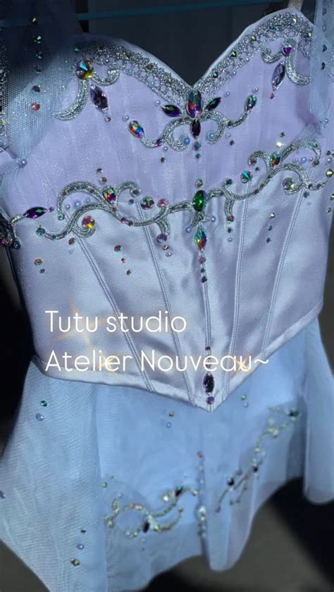 Atelier Nouveau 아뜰리에 누보 • 맑고 투명한 느낌의 초등 창작 의상입니다 귀엽고 사랑스런 초등리나를 위해 만들어졌어요 늘 아뜰리에 누보의상 빛내어