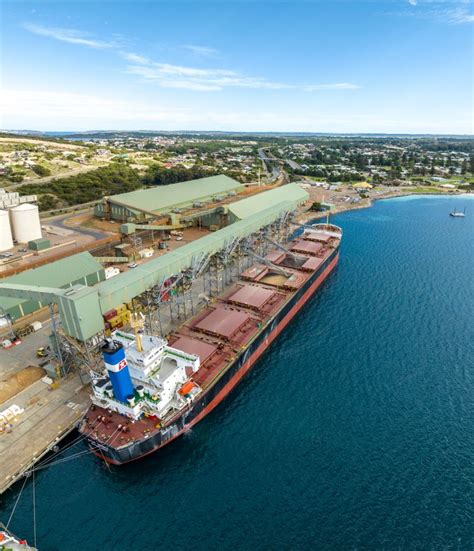 Ariaaaax Squeezing 72264 Mt Wheat On The Mv Star Bianca In Esperance
