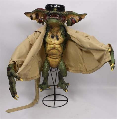 Neca Gremlins 2 Flasher Gremlin 30 Inch Prop Replica Stunt Puppet