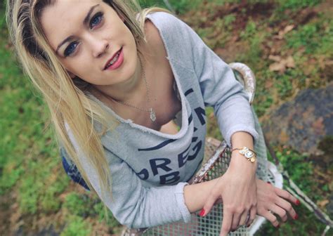 Normalize Bralessness OC R Downblouse