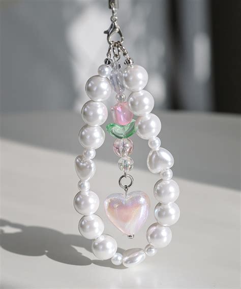 러블리 튤립 진주 스트랩 키링 에어팟 버즈 폰스트랩 에이블리