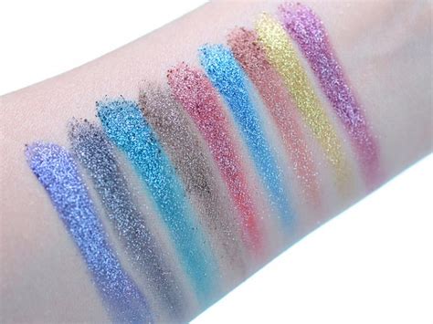 Тени Pupa Glitter Bomb Eyeshadow: отзывы, свотчи, фото