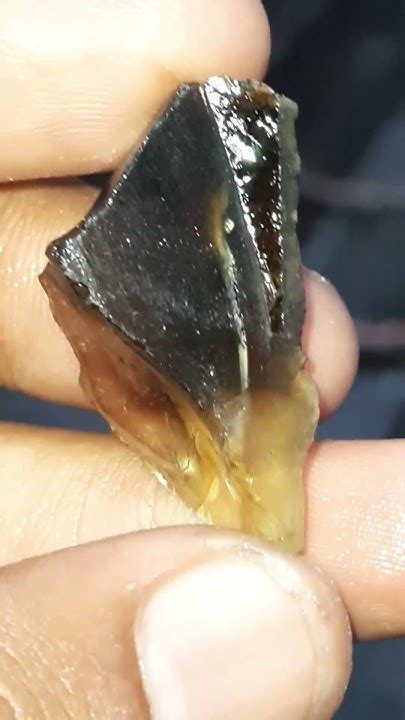 천연 연기가 자욱한 석영 돌 갈색 석영 보석 조각 매우 아름다운 Youtube