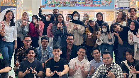 belajar penerapan industri 4 0 mahasiswa sbm kunjungi pidi 4 0
