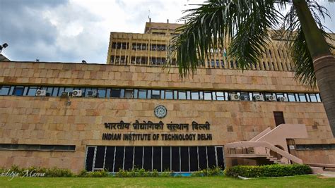 ভারতে আইআইটির হোস্টেলে ছাত্রের ঝুলন্ত লাশ উদ্ধার