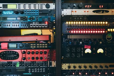 Unlocking The Power Of Compression In Audio Mastering - Solar Heavy Studios