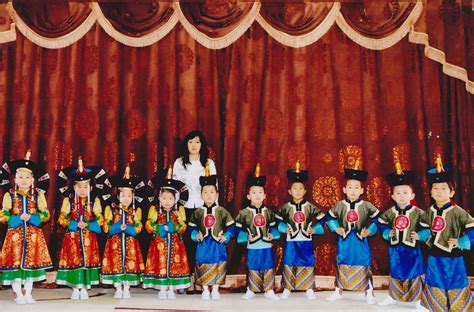 Ахлах бүлэг ТАРИАН ТҮРҮҮХЭН үлгэр Агуулга Үлгэрт юуны тухай өгүүлж байгааг ярилцаж үлгэрийн