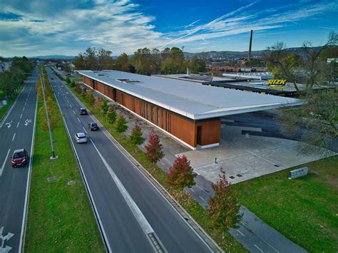 How Do You Achieve Such Long Overhang Rarchitecture