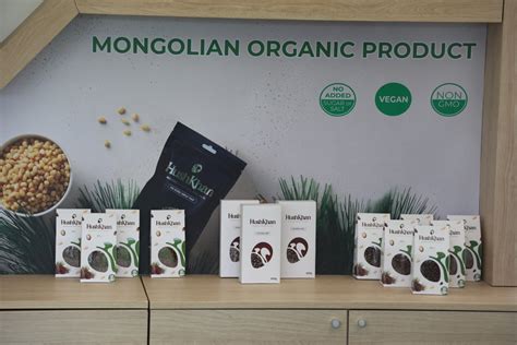 “Дэлхийн экспортыг дэмжих чуулга уулзалт” ын үеэр зочид төлөөлөгчид “Хушхан” брэндийг таашааж байна