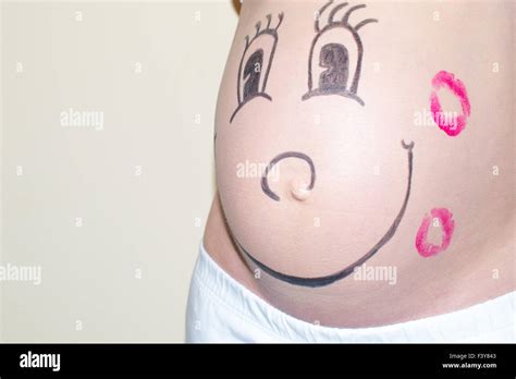 Kiss belly hi-res stock photography and images - Alamy
