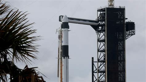 A Spacex Employee Says Her Boss Pressured Her Into Sex And Offered Her