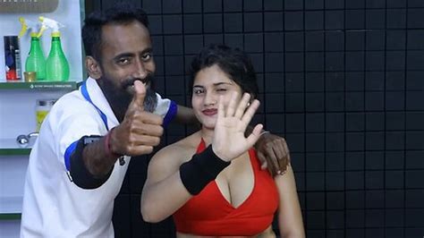 Girl Received Full Body Oil Massage Head Massage And Neck Cracking