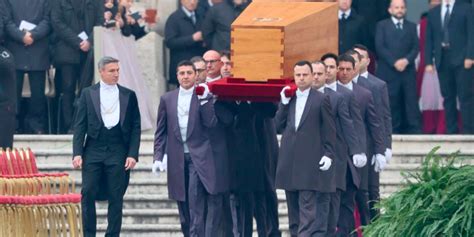 El Papa Francisco simplifica rito de funerales pontificios | ACI Prensa