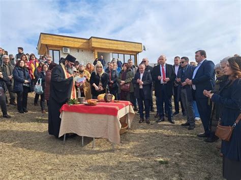 Министрите Пулев Гечев и Димитров зарязаха лозята край Мелник