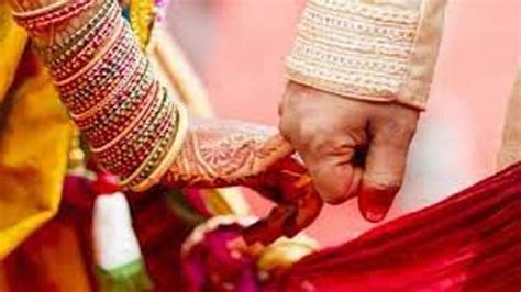 ലൈംഗികബന്ധം മനഃപൂർവം നിഷേധിക്കുന്നത് ക്രൂരത 35 ദിവസം മാത്രം നീണ്ട വിവാഹബന്ധം വേർപെടുത്തിയത്