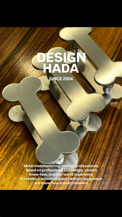 디자인하다 그제까지 제작한 금속 집기들을 가득 싣고 트럭 4대가 나가고 나니 꽉찼던 공장이 여유로와 졌습니다 어제 싹 정리하면서 대청소하고 또 다시 시작된 열정 가득한