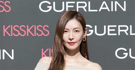 배우 김소연 키스키스 매트 립스틱 출시 포토행사 참석