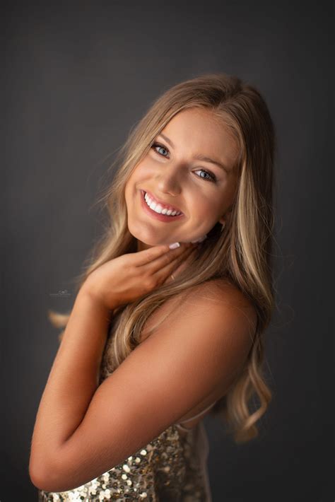 Top 35 Unique Senior Picture Ideas Nashville Senior Photos