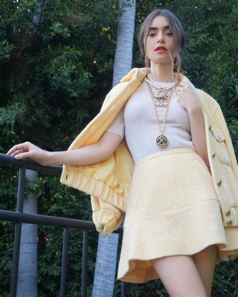 Lily Collins Scrolller