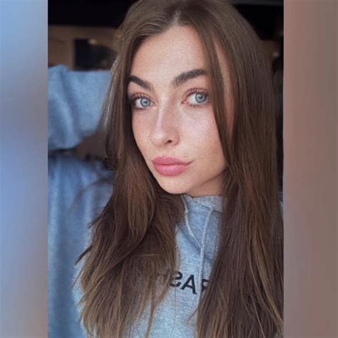 Lizzy Alcott Lizzya789 • Threads Say More Lizzy Alcott Lizzya789 • Threads Say More