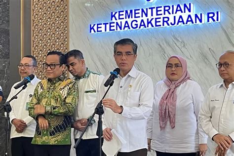 Kemenaker Pastikan THR untuk Ojol dalam Bentuk Uang Tunai - BACA PESAN