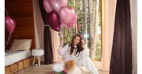 НЕЩО СЕ СЛУЧВА в леглото на Тита