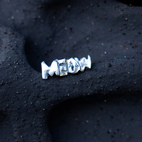 Meow Pin Lorissa Toweel