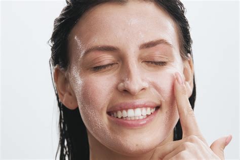 Отбеливающий крем для лица какой лучше рейтинг эффективных дневных и ночных кремов от