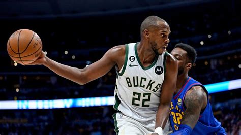 Khris Middleton Declines 40m Player Option With Milwaukee Bucks Fox6 Milwaukee