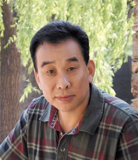 满园春花水漾漾 春鸟啼鸣草芬芳——一起醉在赵英水笔下的春风里 山东站 中华网