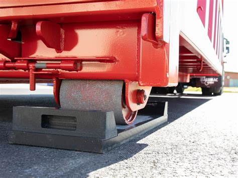 Protective Pads Under Roll Off Containers Elkoplast