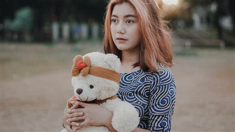 People Who Have A Hard Time Throwing Things Away Usually Have These 11 Reasons Yourtango