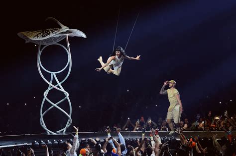 Katy Perry Répond à Ses Détracteurs Avec Des Chorégraphies Et Des
