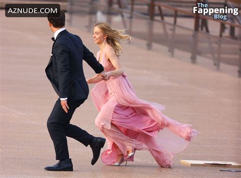 Sydney Sweeney Sexy Seen With Glen Powell Lock Lips In Front Of The Opera House While Filming In