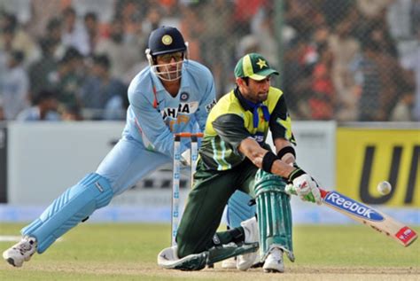 Shoaib Malik Sweeps On The Way To His Sixth Odi Century