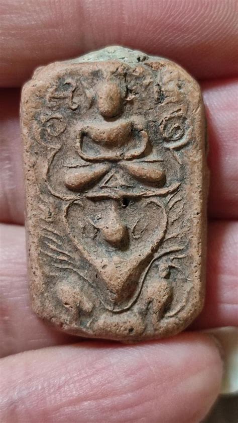 หลวงพ่อปานวัดบางนมโคพิมพ์ขี่ครุฑใหญ่ Ennxo