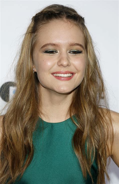 Izabela Vidovic At Wonder Premiere In Los Angeles 11142017 Hawtcelebs