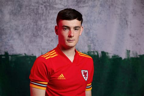 Dundee United Announce Dylan Levitt Has Joined On Permanent Deal