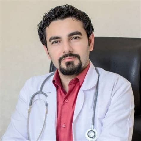 دکتر پویا علیزاده گوش، حلق، بینی و جراحی سر و گردن حال سلامت آپ