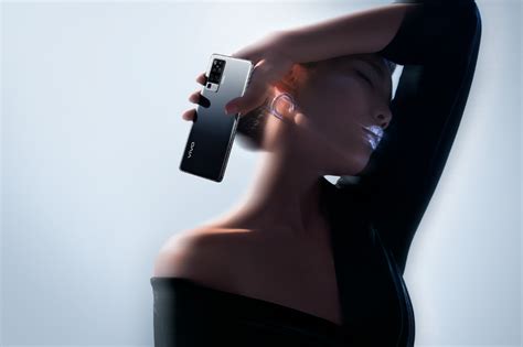 Pin by larry on 包装视觉 Beauty shoot Beauty Model poses