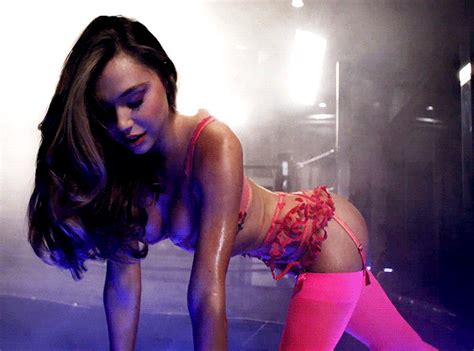 Alexis Ren Alexisren Gif Wifflegif