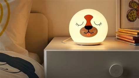 چراغ خواب دخترانه؛ رومیزی ایستاده فانتزی پارچه ای چوبی بدنه مقاوم